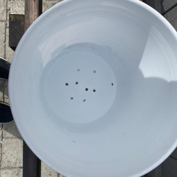 How to Build a Bucket Garden Stand - Pretty DIY Home