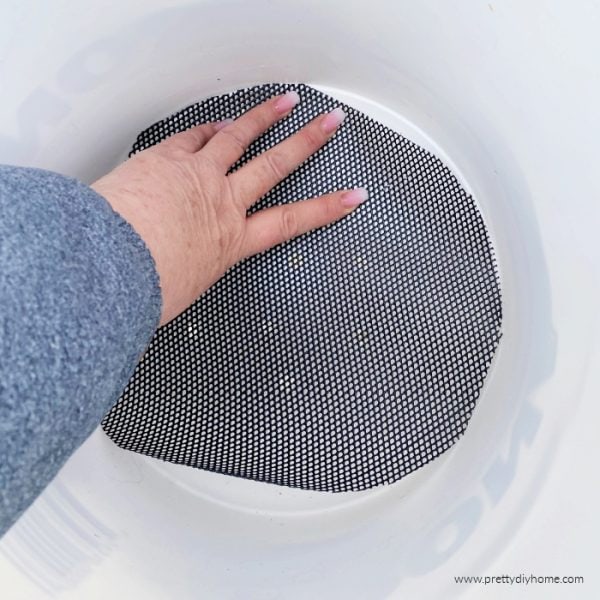 How to Build a Bucket Garden Stand - Pretty DIY Home